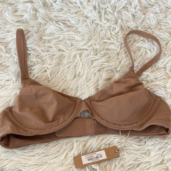 SKIMS | Intimates & Sleepwear | 63 Skims 32a Fit Everybody Sienna Bra ...